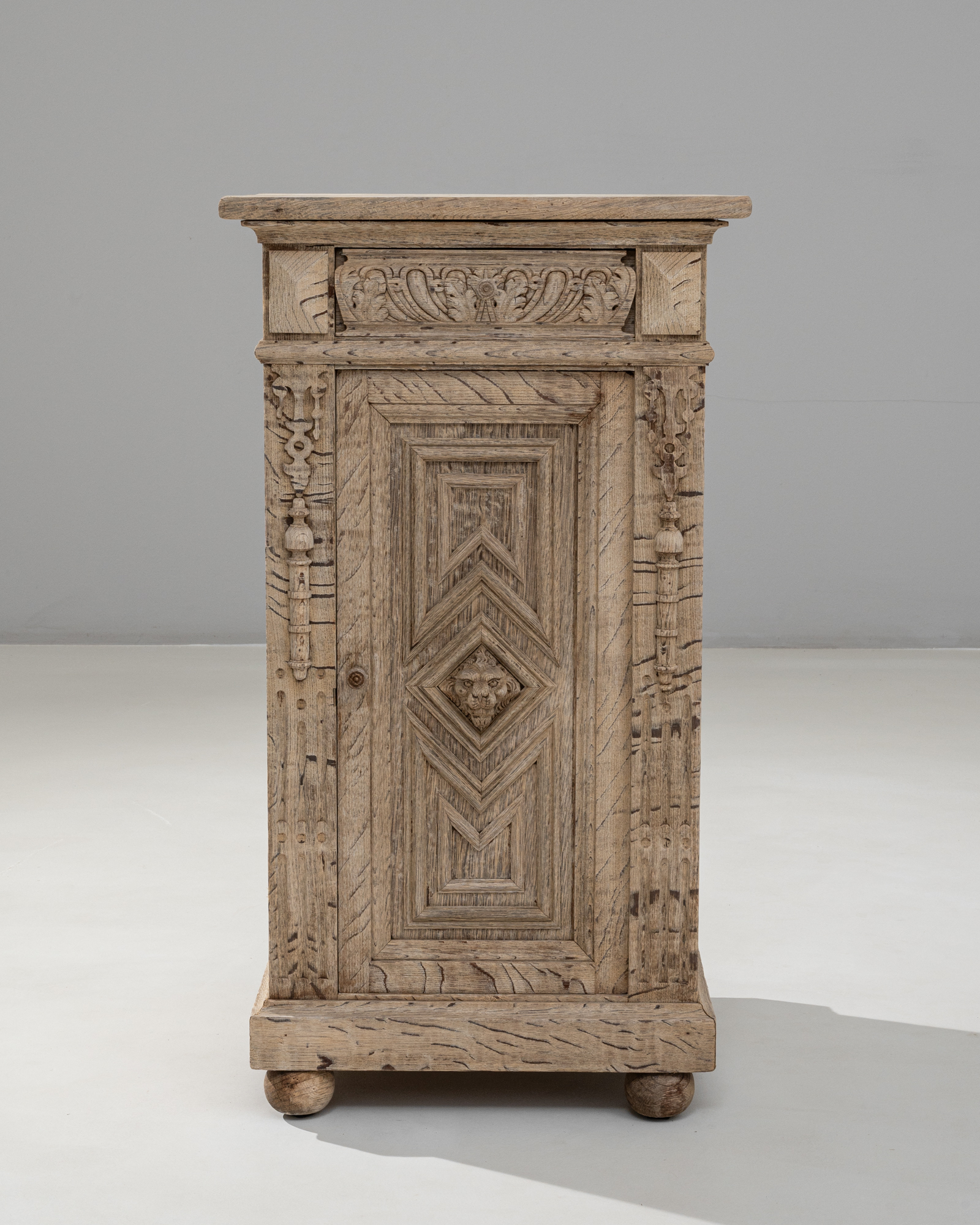 Specs and info on Renaissance Revival Oak Bedside Table With Drawer