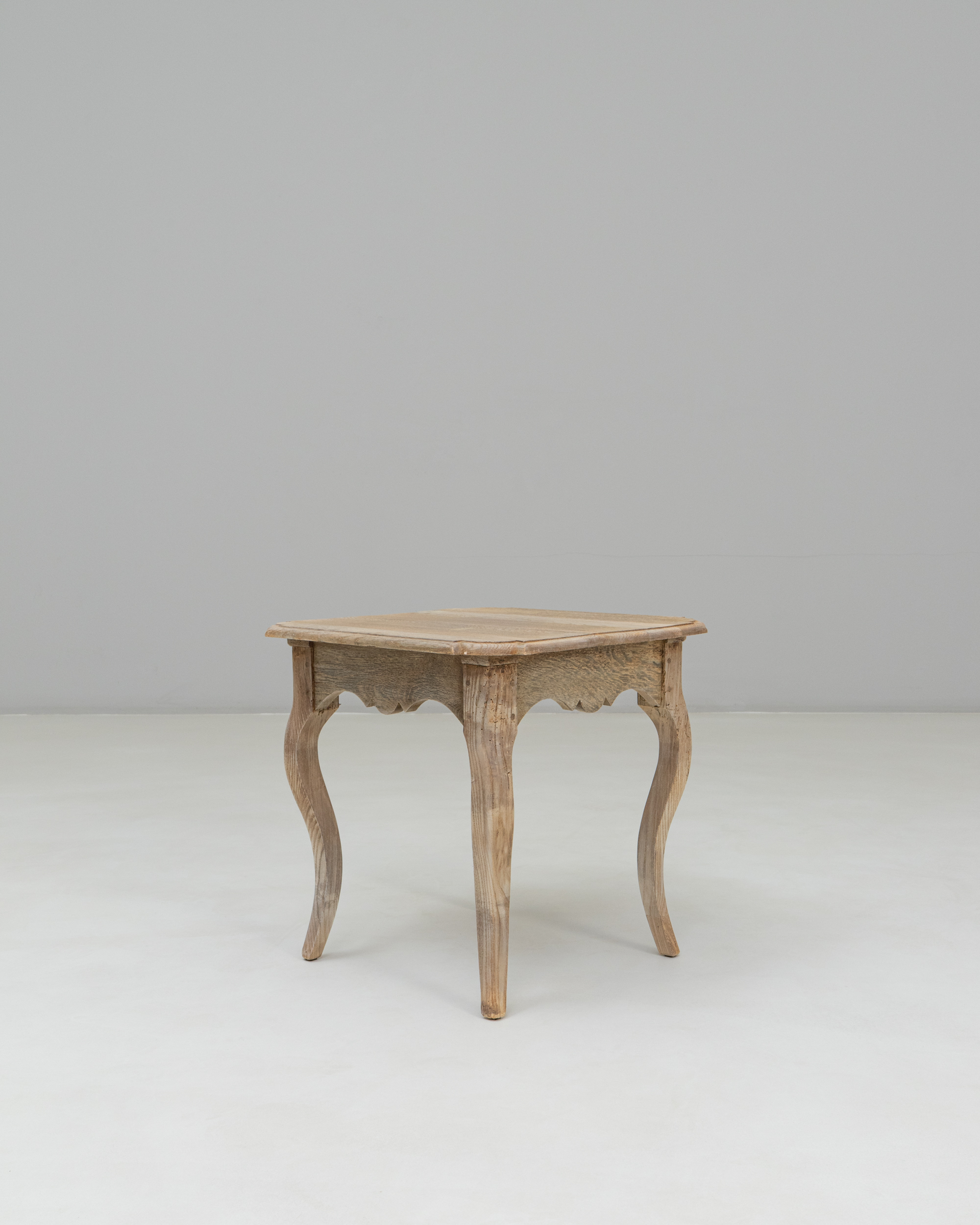 Specs and info on Louis XV Oak Coffee Table