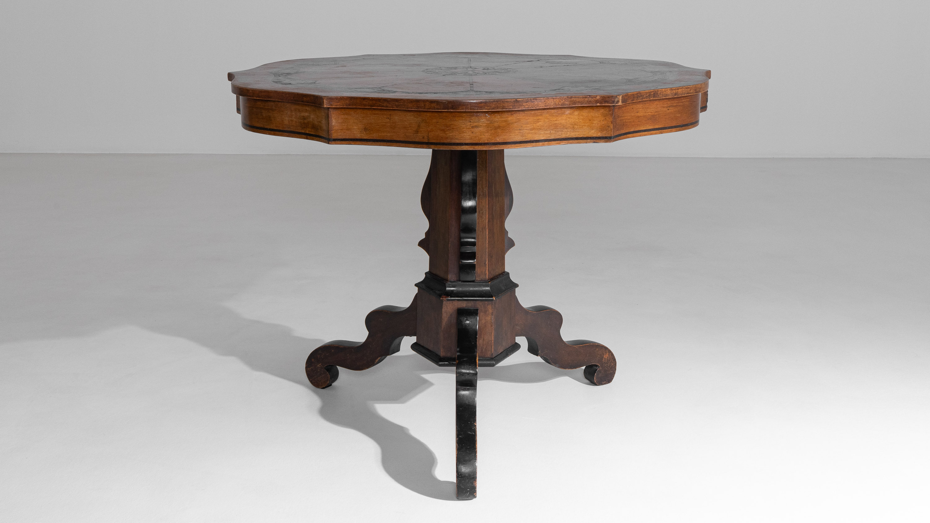 Inlaid Tilt Top Table with Scalloped Edges